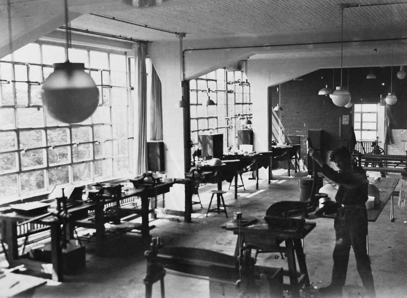 penccil : : The Bauhaus Revolution : Bauhaus: The School Begins